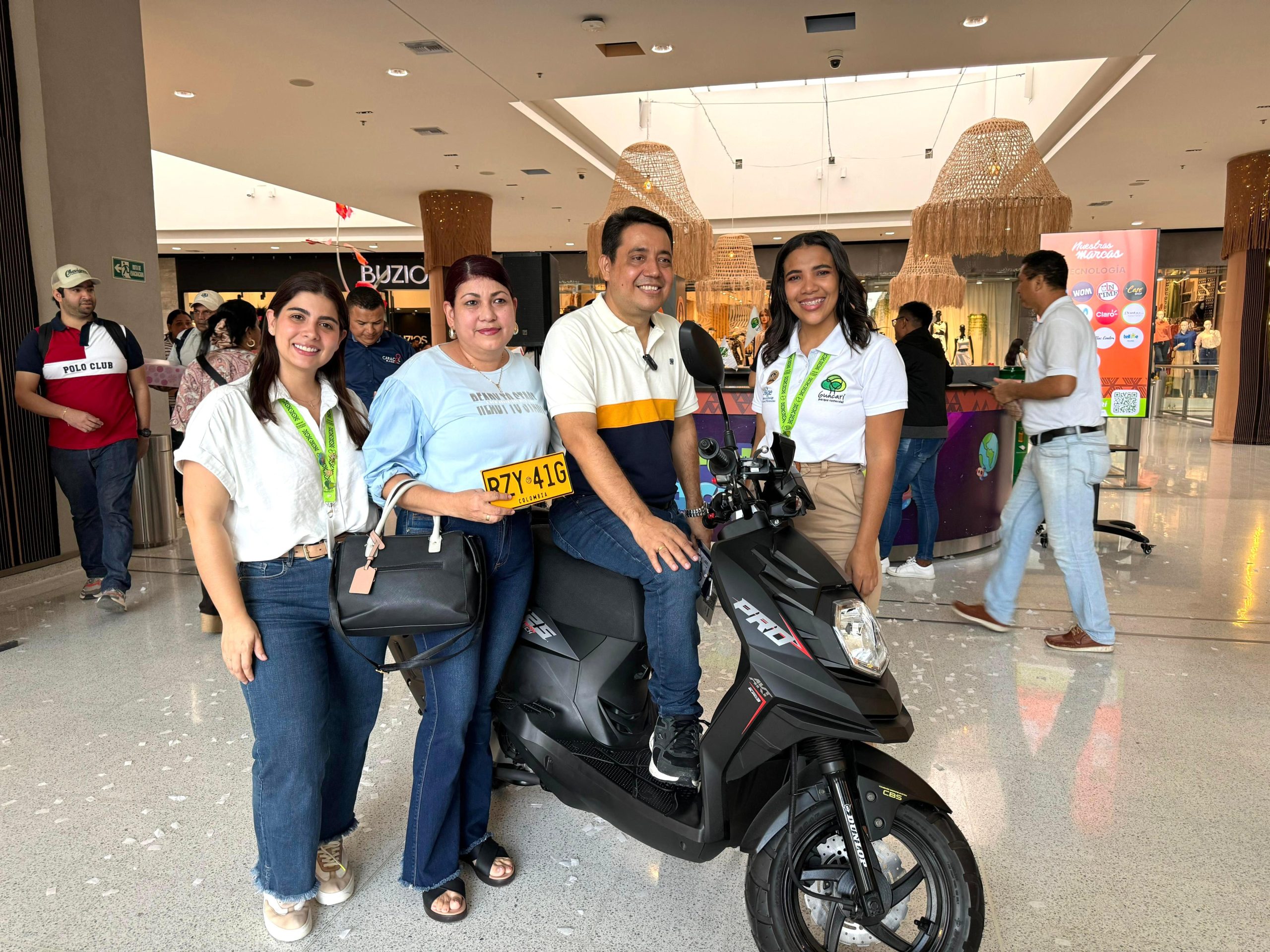 Guacarí hace entrega de la sexta moto del sorteo Celebremos 6 años x6 ...